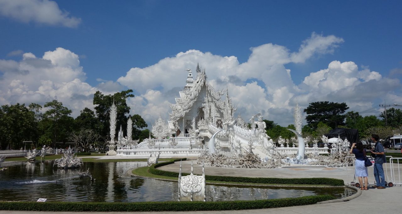 Wat Rong Khun: The Enigmatic Beauty of Chiangrai's White Temple