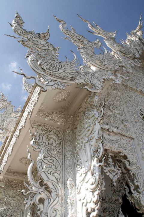 Wat Rong Khun: The Enigmatic Beauty of Chiangrai's White Temple
